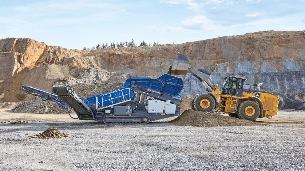 New mobile scalping screen from Kleemann - Africa Mining & Construction ...